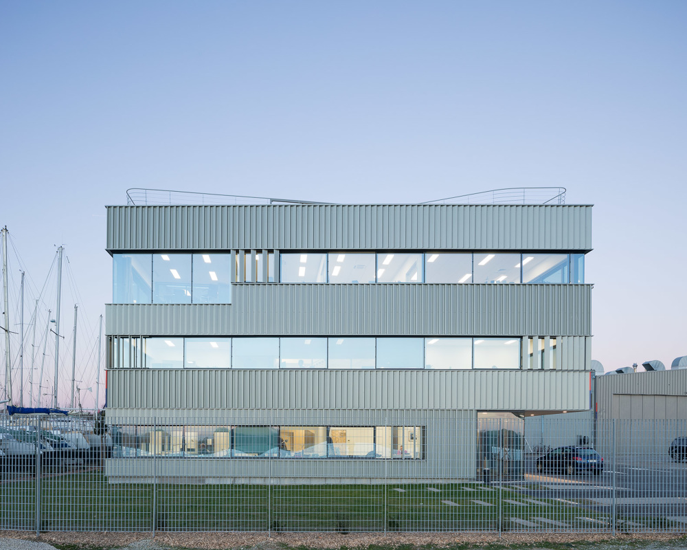Siège de Multiplast - P. Georget & C. Smal architectes - Vannes (56 ...